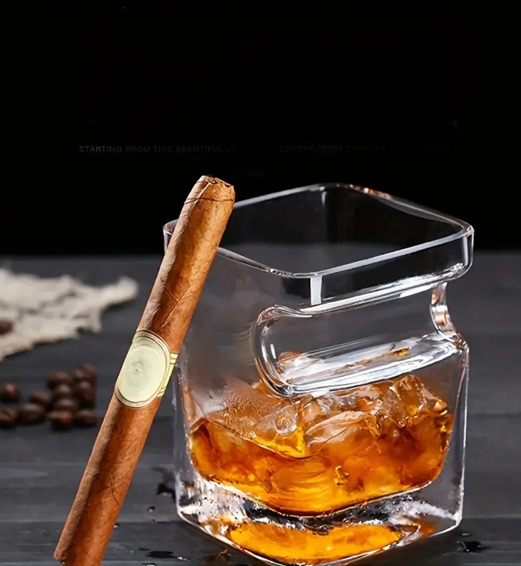 Whiskey Glass with Cigar Holder - Sentir Cubano